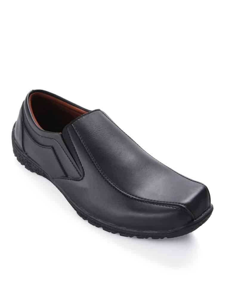 10 Merek Sepatu Kulit Pria Terkenal, Berkualitas dan Awet