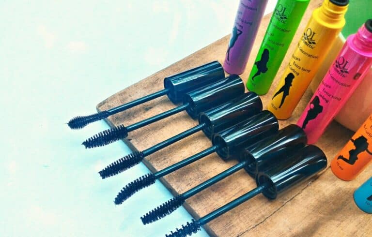 10 Merk Maskara Yang Bagus dan Awet